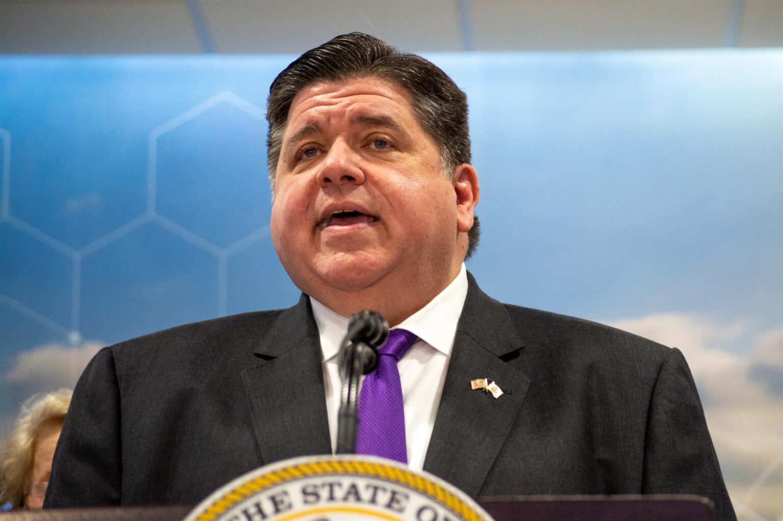 Gov. Pritzker announces new Cronus Chemicals fertilizer plant in ...