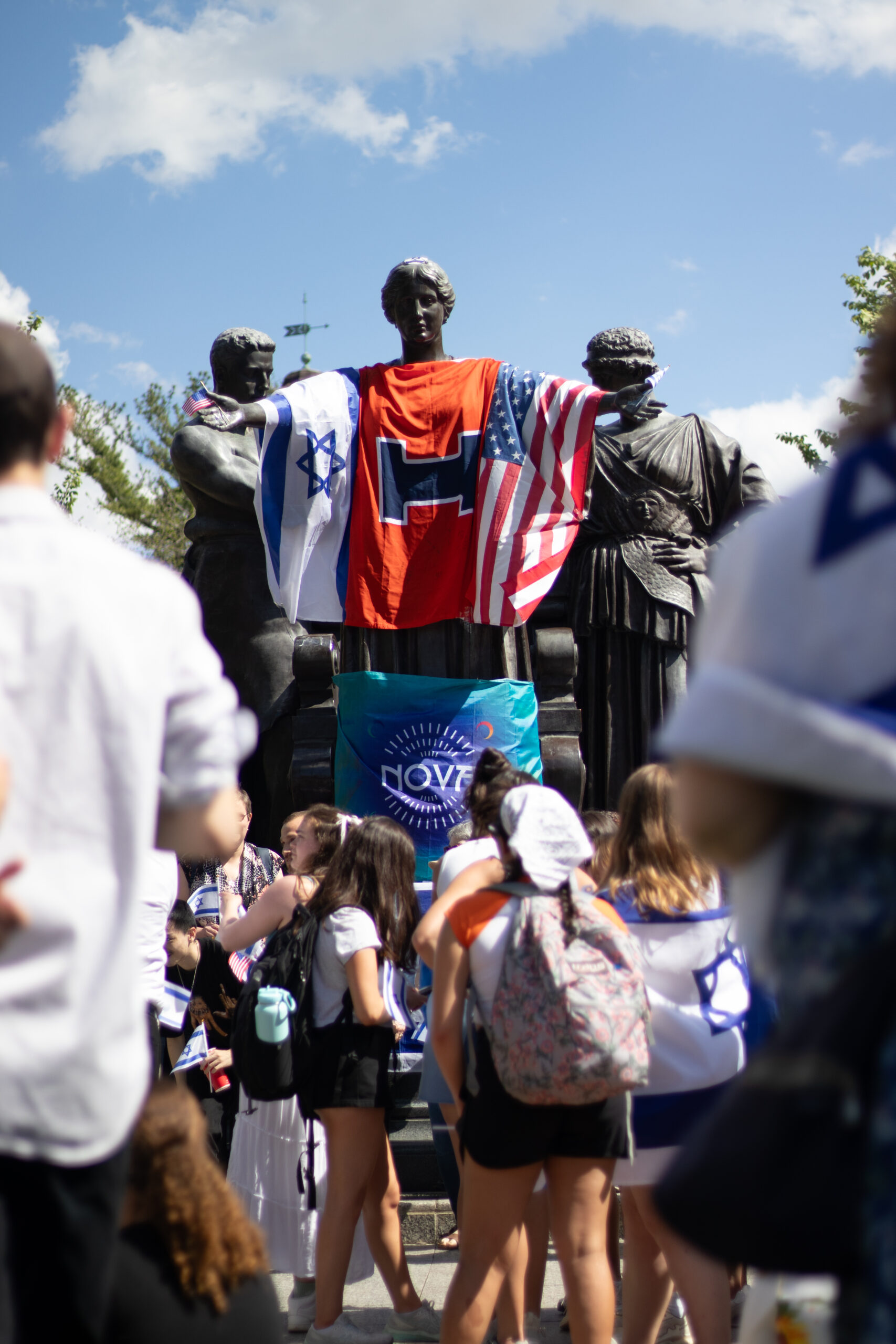 Amidst Palestinian demonstration at the University of Illinois, Jewish ...