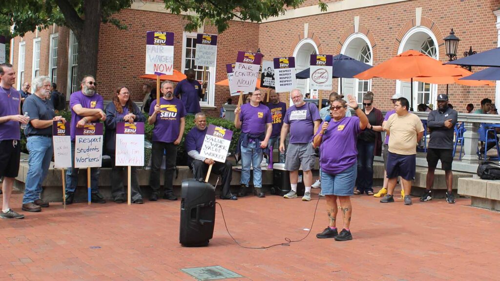 UPDATE: University of Illinois food and building service workers vote ...