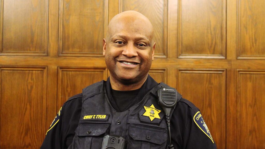 Champaign-Urbana police departments won't work with ICE as per state ...