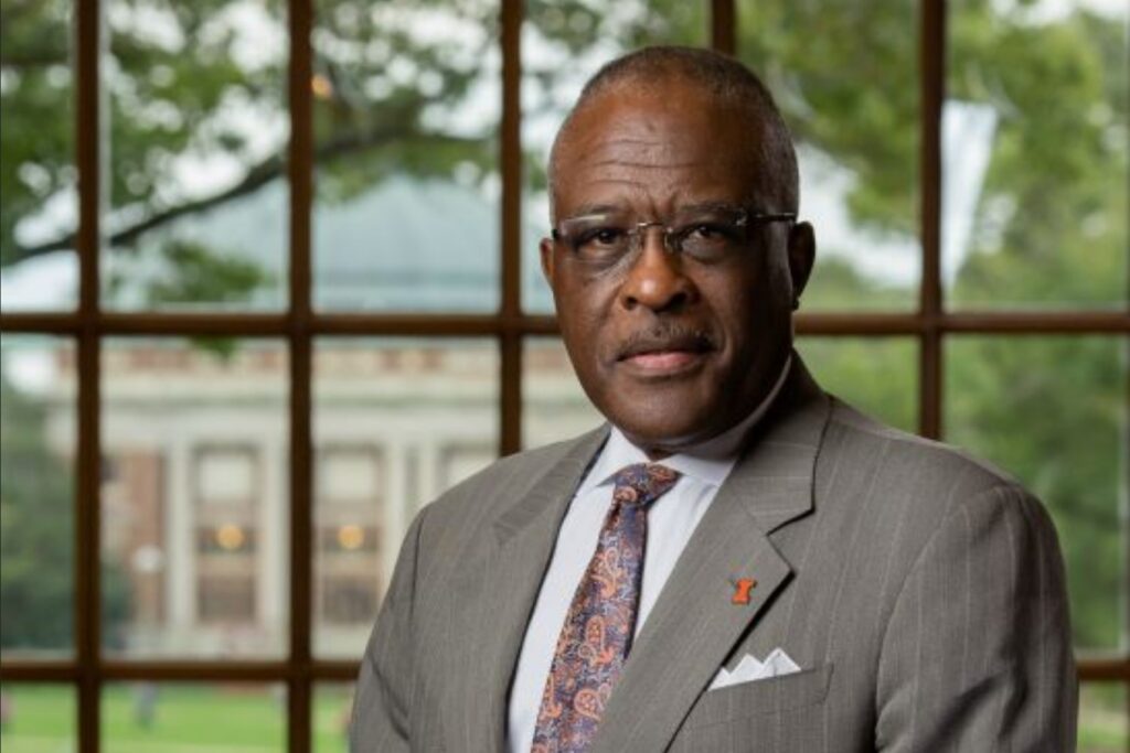 UIUC Chancellor Robert Jones heading to University of Washington - IPM ...