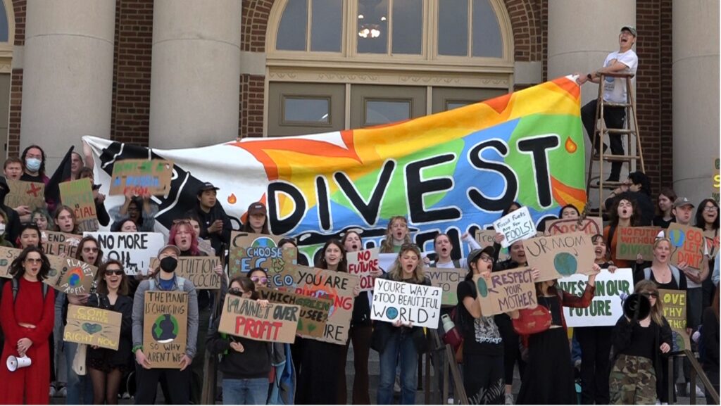 Fueling change: UIUC students vote on fossil fuel divestment this week ...