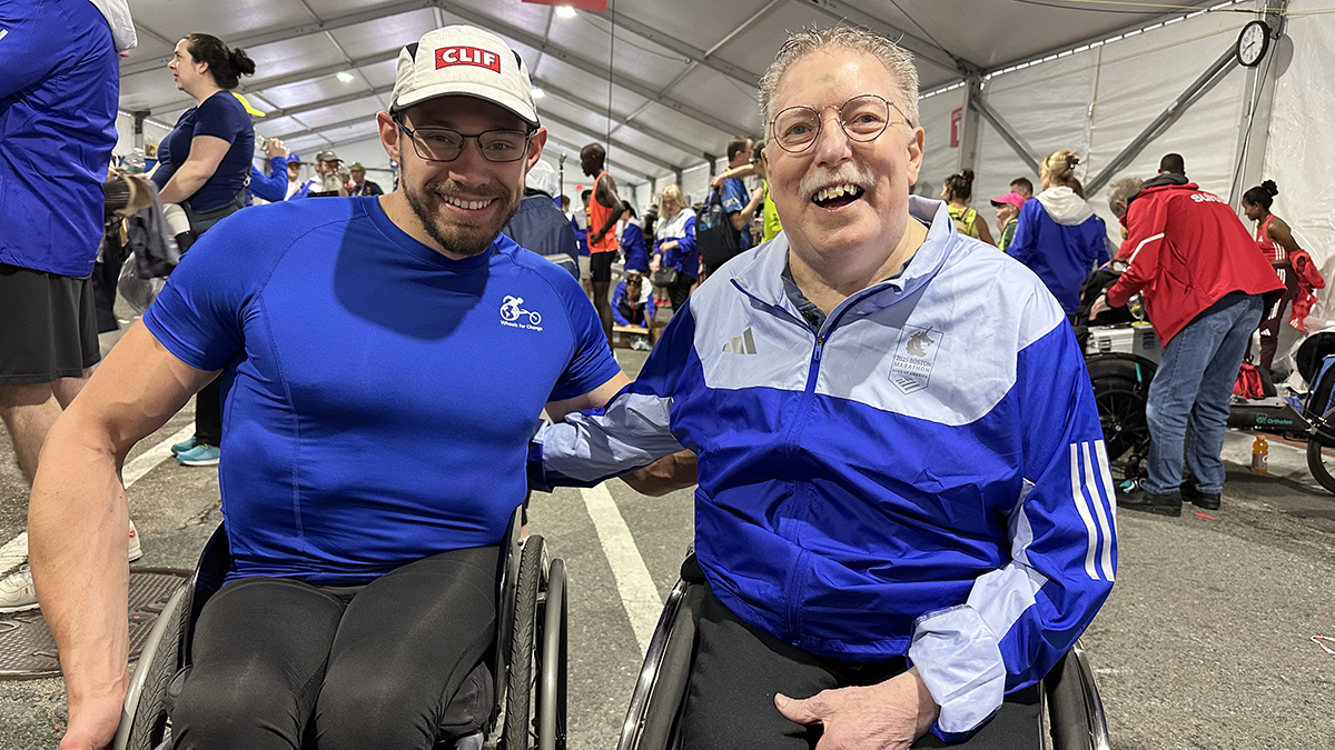 U of I wheelchair racer Daniel Romanchuk takes 2nd at the 2025 Boston ...
