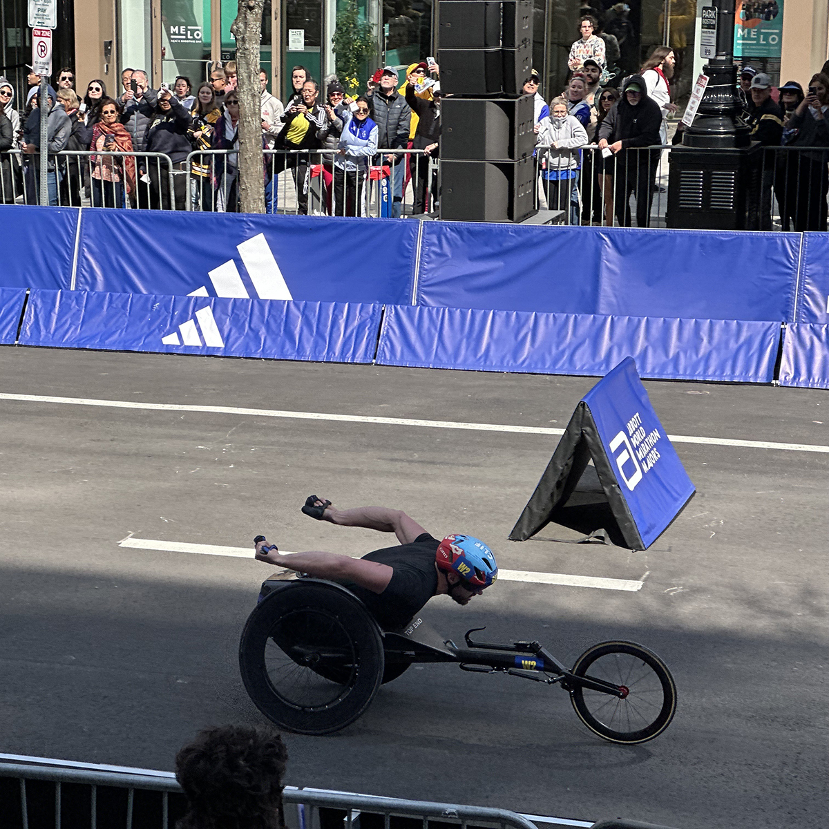 U of I wheelchair racer Daniel Romanchuk takes 2nd at the 2025 Boston ...