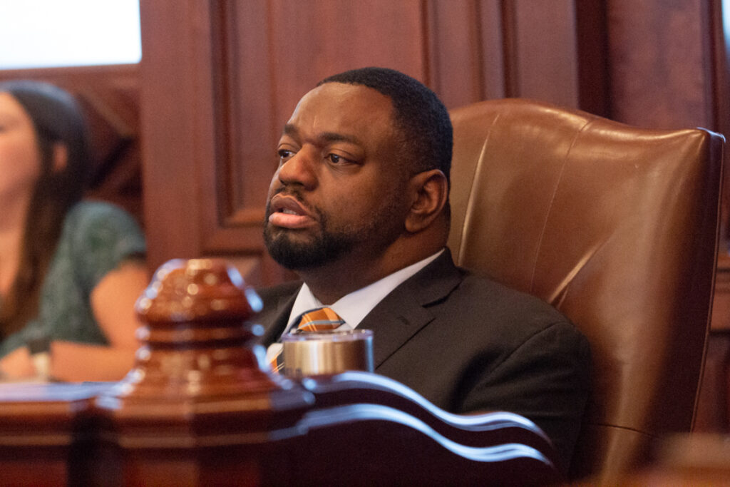 Feds to retry Sen. Emil Jones after mistrial on bribery, lying to FBI ...