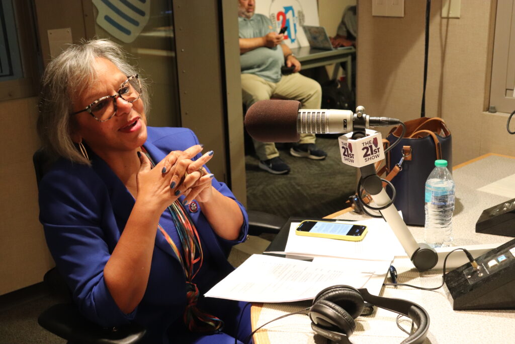 Congresswoman Robin Kelly talks with the 21st Show about her bid for U ...