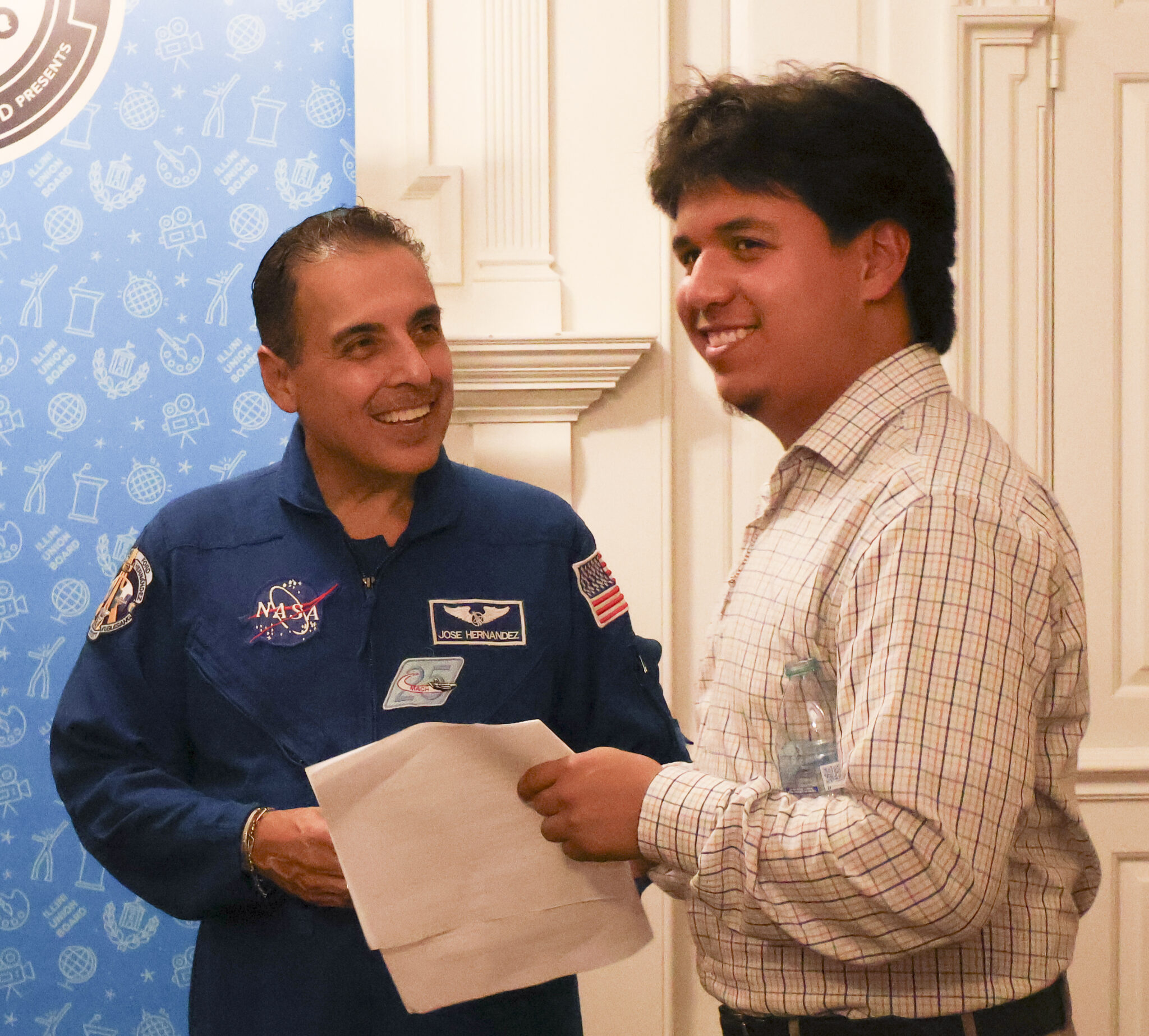 Former NASA astronaut José Hernández visits the U of I, shares his ...
